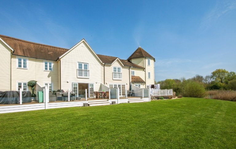Holiday Homes for Sale in the Cotswolds